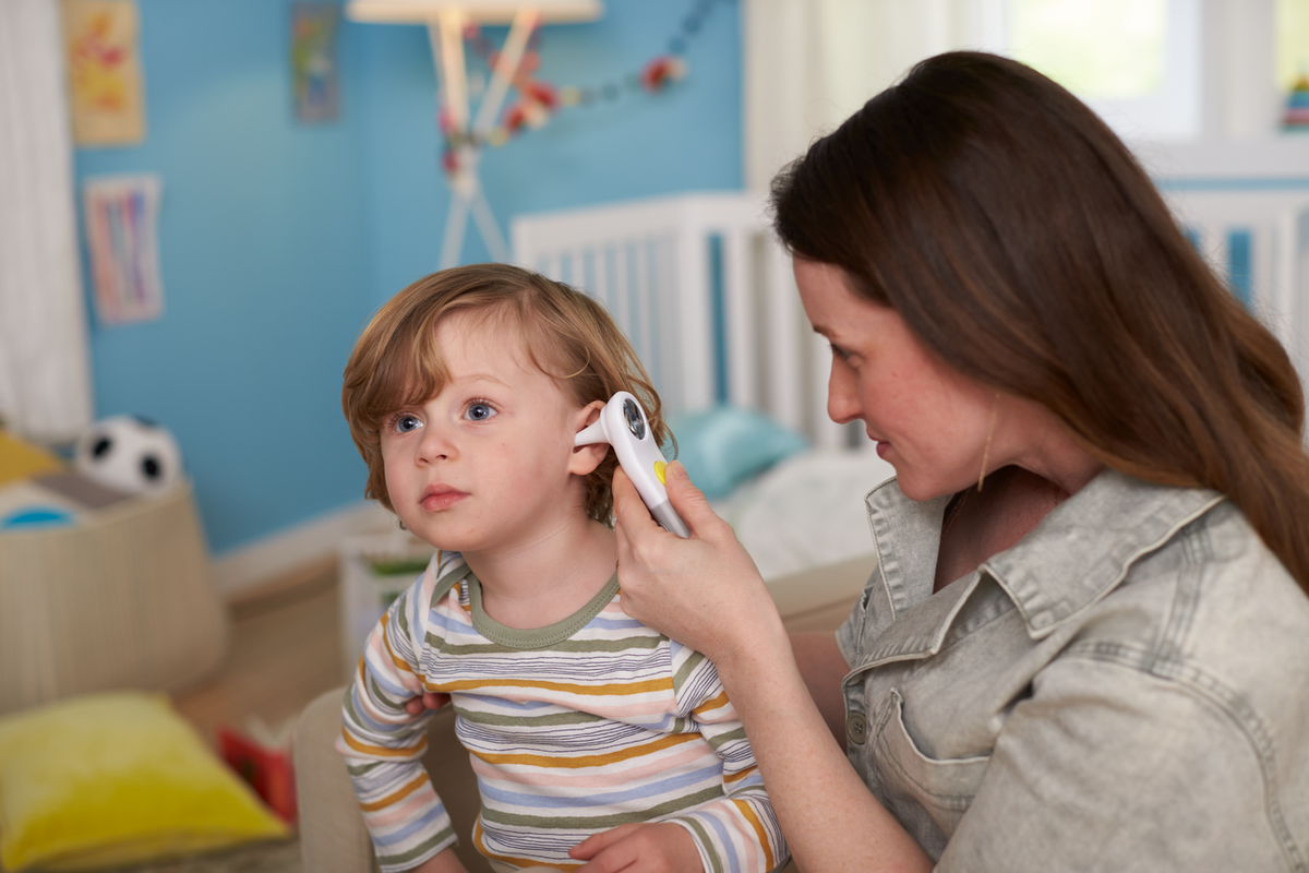 How to Use an Ear Otoscope – Safety 1st